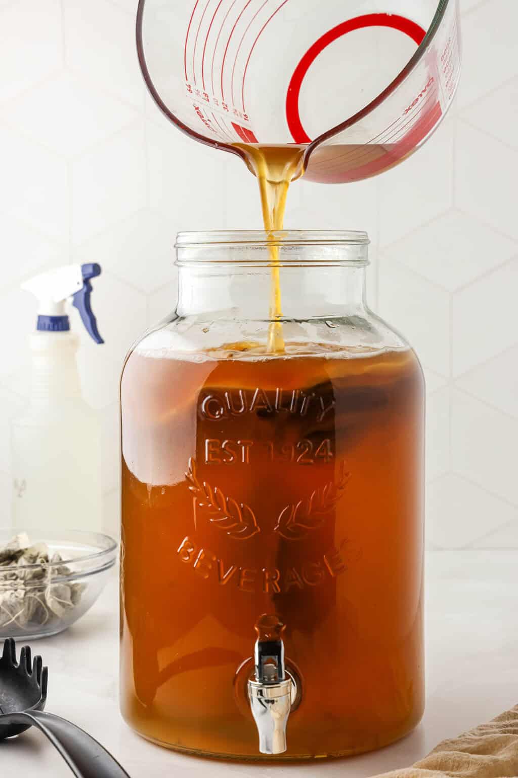 Green Tea Kombucha: Light and Refreshing