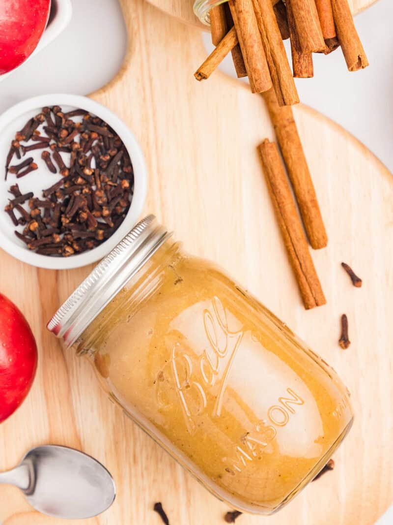Chunky Applesauce with Spices: Canning Recipe